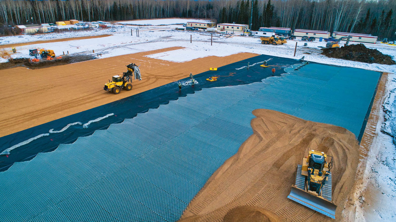 High-strength geocell and geogrid hybrid reinforcement - Geosynthetics ...