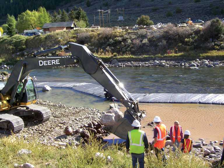 Geosynthetic portable cofferdams for civil construction applications ...