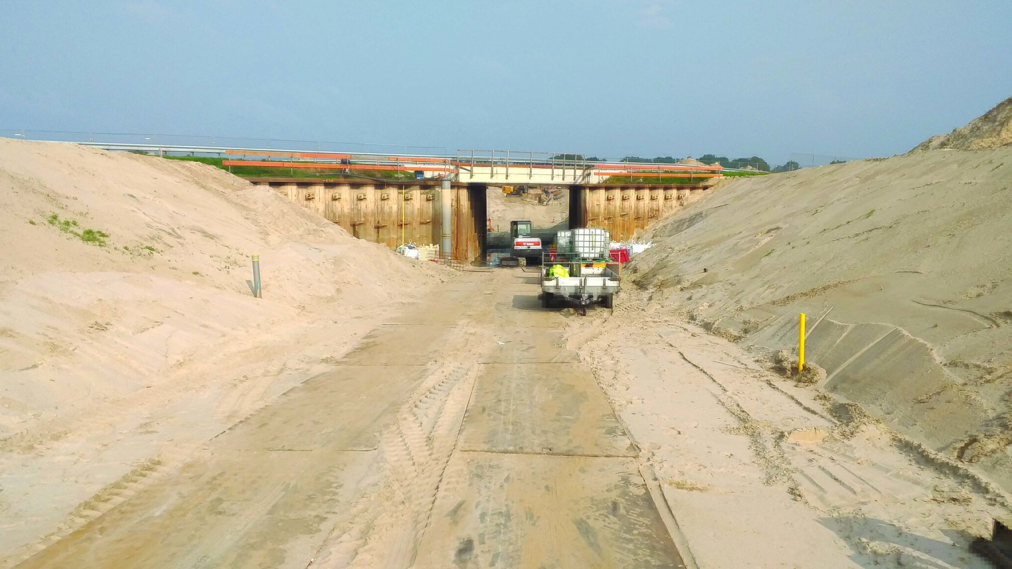 Motorway underpass using geomembranes as a groundwater barrier ...