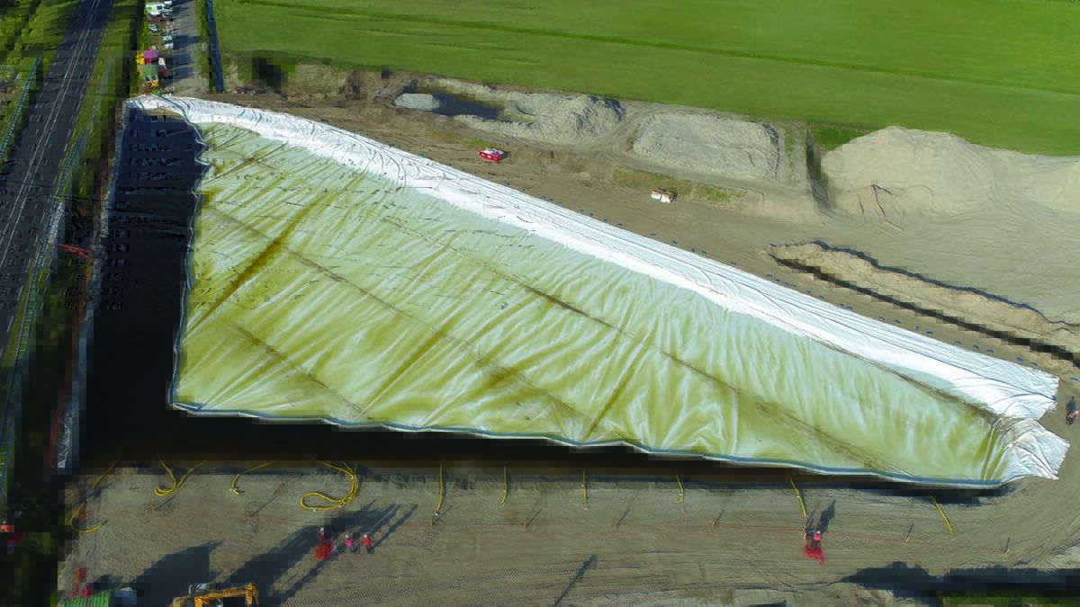 Motorway underpass using geomembranes as a groundwater barrier ...
