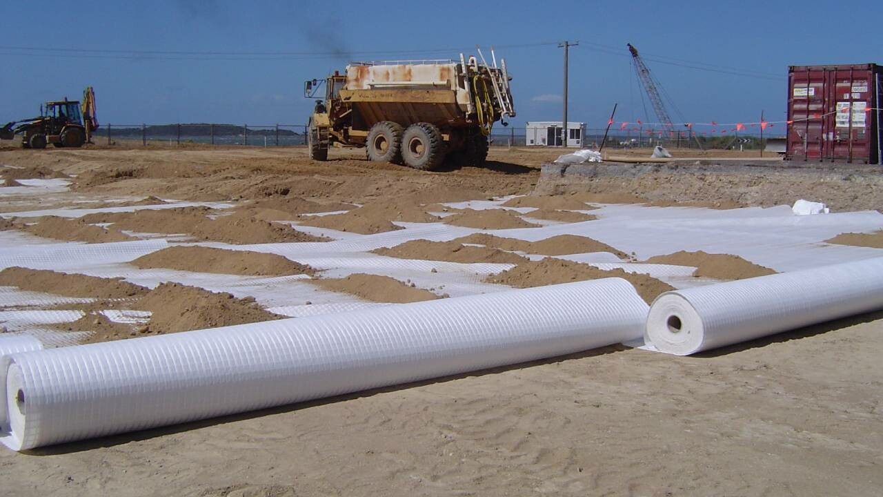 Combigrid applications for geogrid/geocomposite in pavement ...