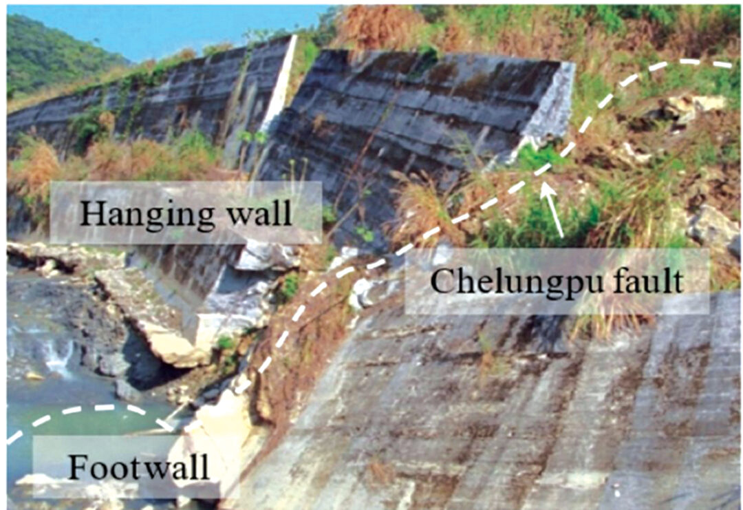 Geosynthetics embankment with seismic resilience for highway ...